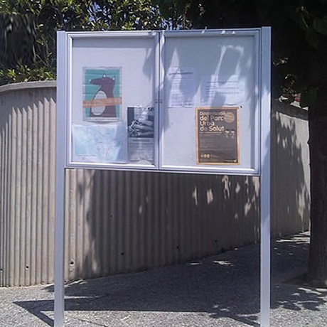 Post Mounted Noticeboards | IP55 IP56 Rated | From £289.00 White Light ...